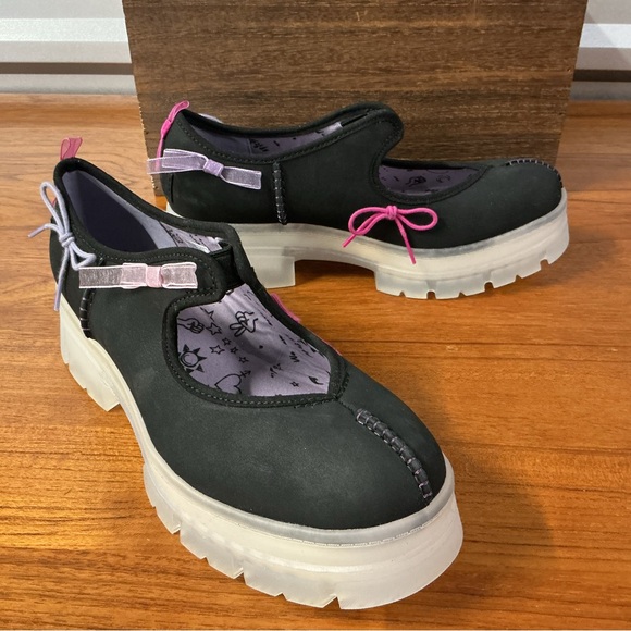 UGG | Shoes | Ugg X Jungle Areum Black Bow Translucent Sole Platform ...